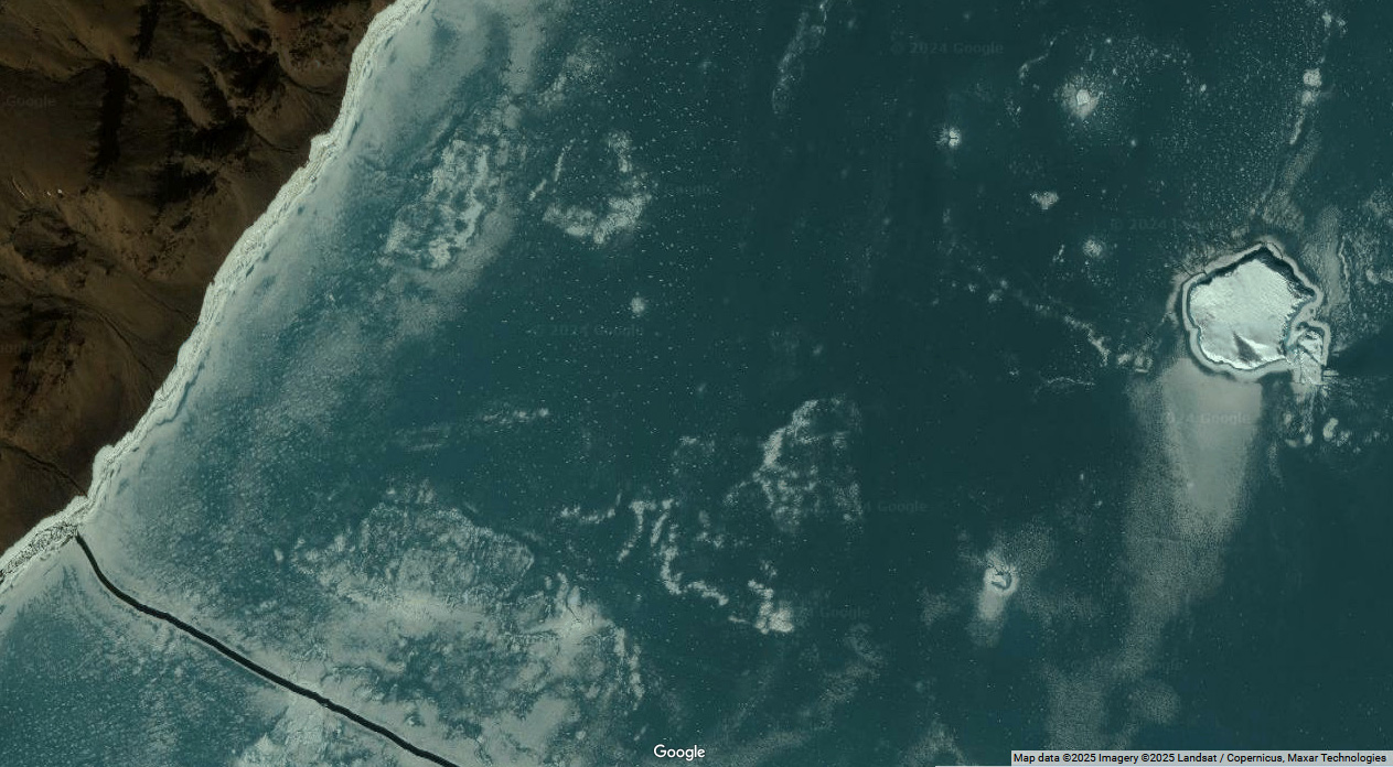 Map of Greenland: The Island of Contrasts Between Ice and Greenery
